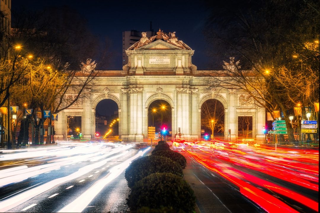 Puerta de Alcalá - Una toma nocturna | Madrid, España - Fine Art Photography by Nico Trinkhaus